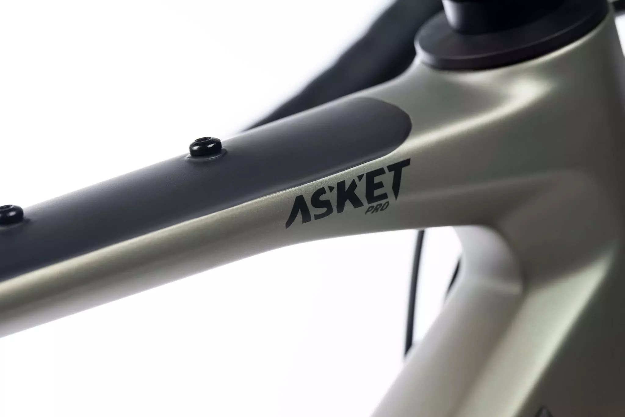Ghost Asket CF Pro 2025.
